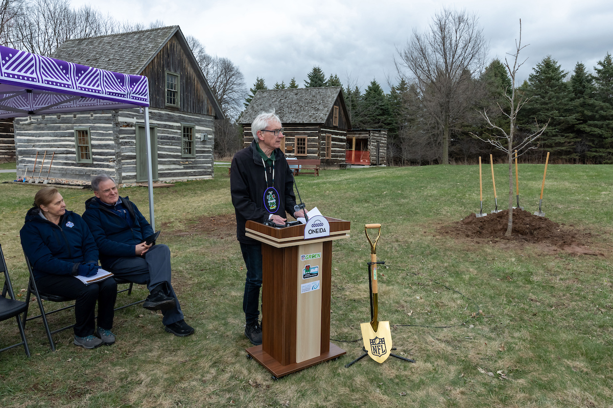 2025 NFL Draft Tree Planting - Great Lakes Governors & Premiers